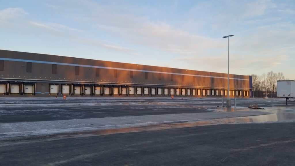 FedEX Robbinsville, NJ - 02102017 - Starting to look like FEDEX ...